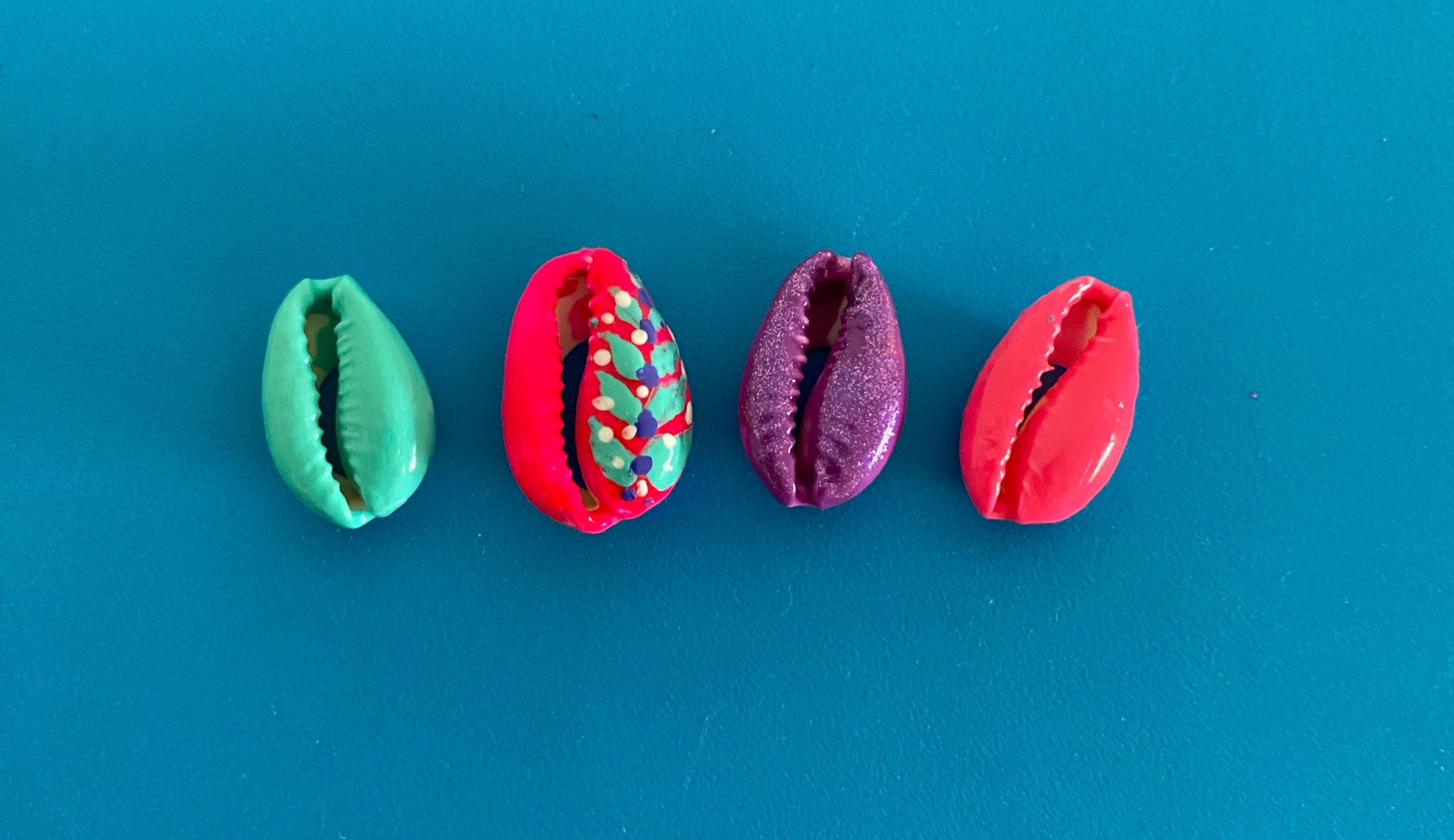 How to color or paint cowrie seashell – Tribe of Laszlo