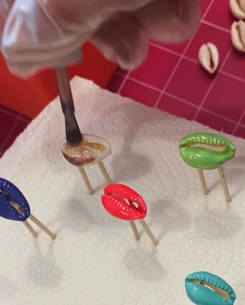 How to color or paint cowrie seashell – Tribe of Laszlo