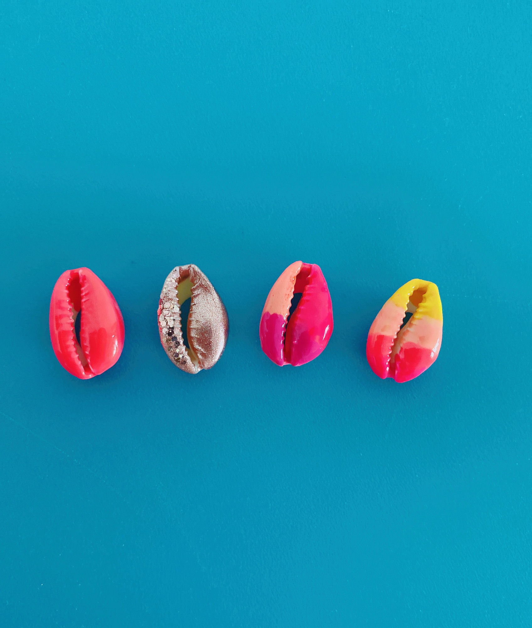 How to color or paint cowrie seashell – Tribe of Laszlo